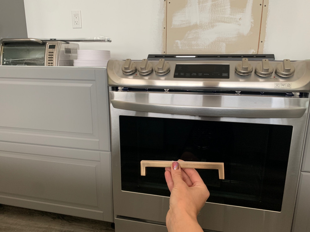 Oil Rubbed Bronze Cabinet Pulls With Stainless Appliances | Cabinets ...