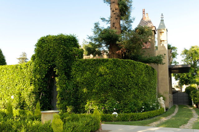 Houzz Tour: An Urban Castle in Pasadena