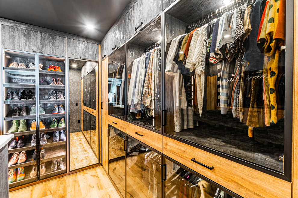 Two-Tone Walk-in Closet - Contemporary - Closet - Tampa - by Closet ...