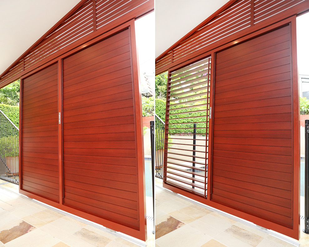 Customised sliding privacy screen (operable louvres) - Modern ...