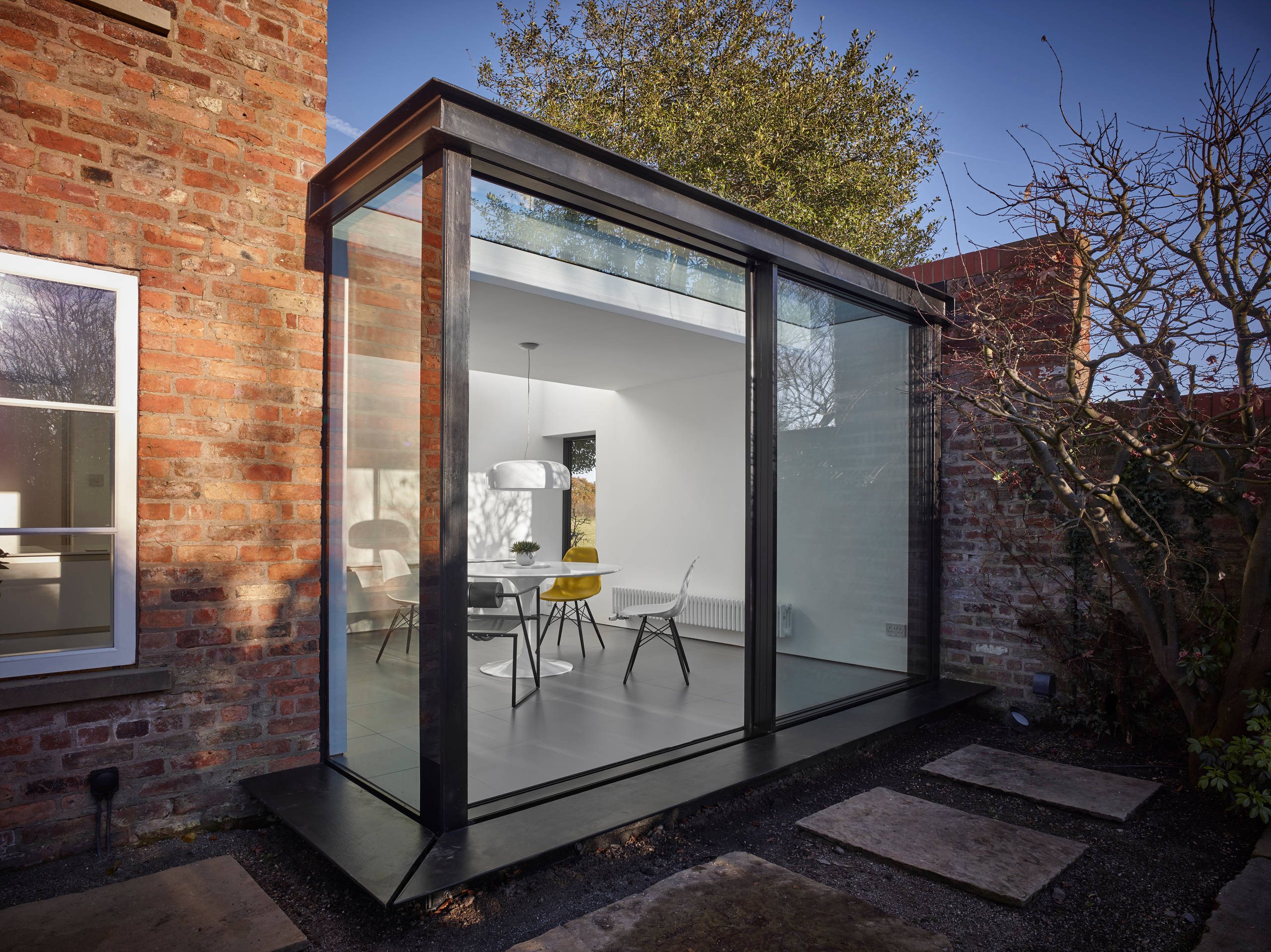 Architecture Glass Box Entrance Glass Jewelry Box | Hiroshi Nakamura