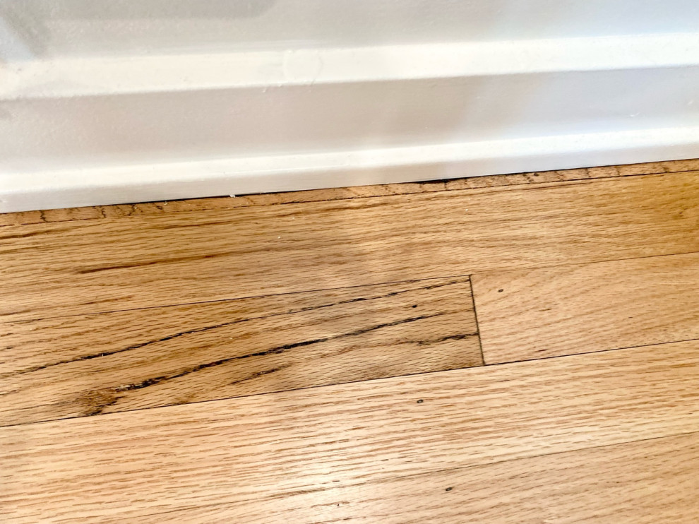Red oak hardwood floor issue