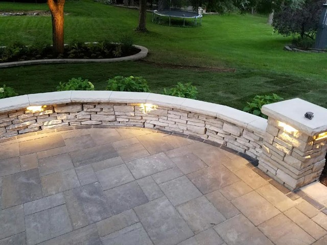 Unilock Patio-Beacon Hill and Rivercrest-Coastal Seatwalls and Pillars ...