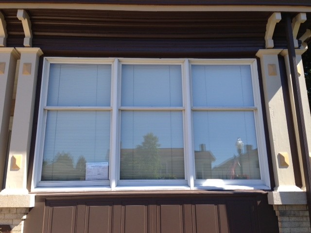 Need advice on painting vinyl window frames