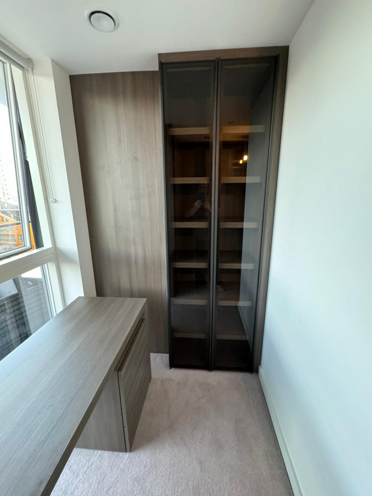 L-Shape Walk In Wardrobe With Doors – London - Contemporary - Closet ...