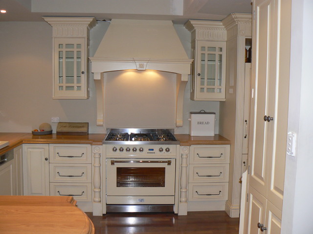 English Style Kitchen - Traditional - Kitchen - Adelaide - by The ...