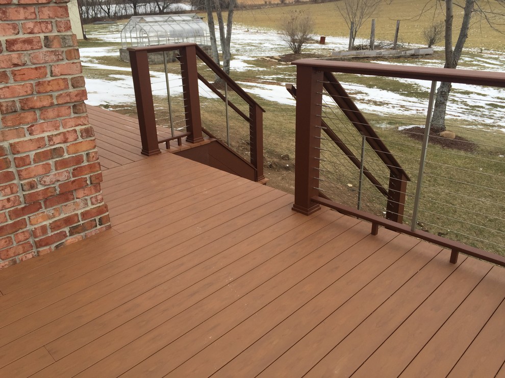 Oconomowoc Radius Timbertech deck with Azek cable railing system ...