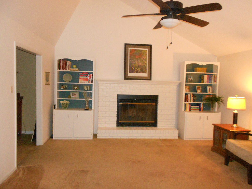 Need help with furniture layout.Bare living room, I just can't bear it