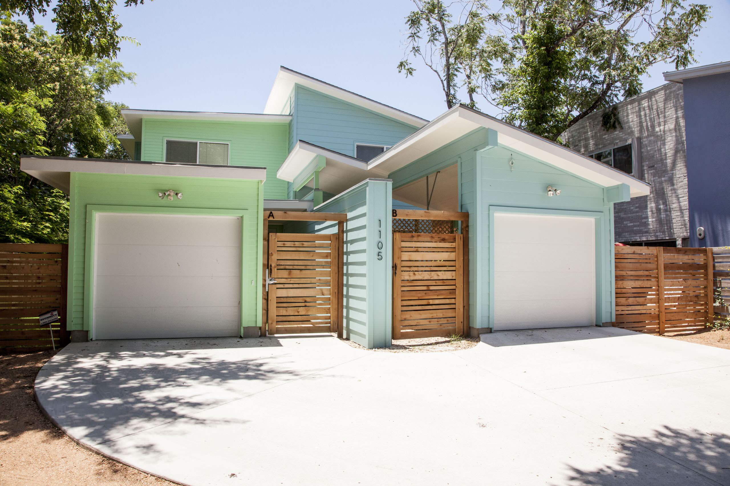 10 Unexpected Color Schemes for Home Exteriors