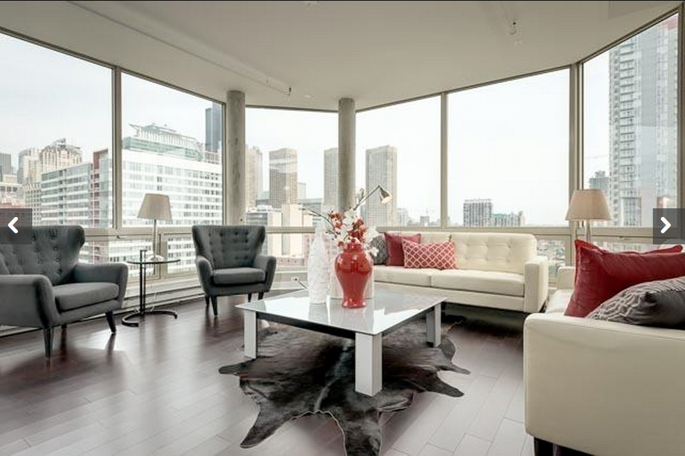 Furnishing an Octagon Living Room w/ a Skyline View