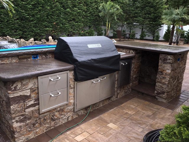 Sahara Chestnut Lite Patio - New York - by Cambridge Pavingstones with ...