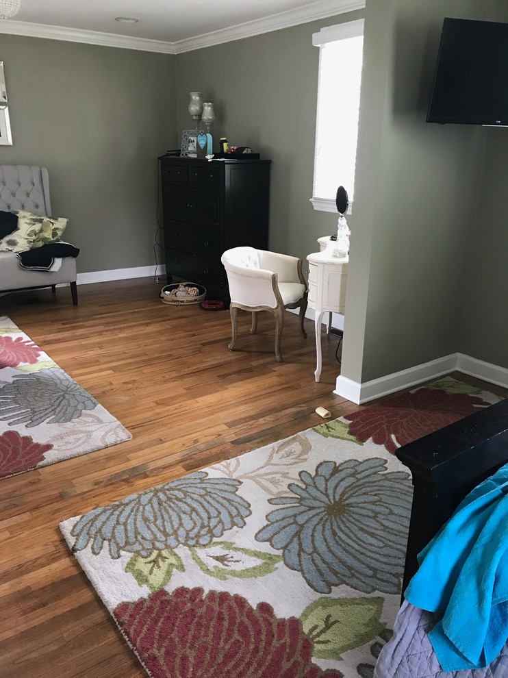 is it okay to use a round rug and rectangle rug in one room?