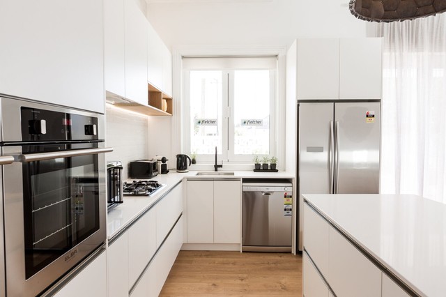 Savvy Work Zones + Smart Ergonomics = Winning Kitchens