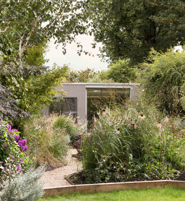Room Tour: A Garden Pavilion Provides Flexible Added Space | Houzz IE