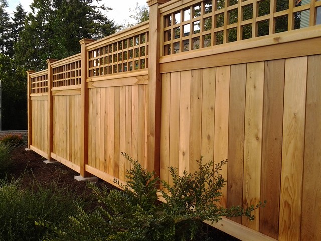 Craftsman Vinyl Fence