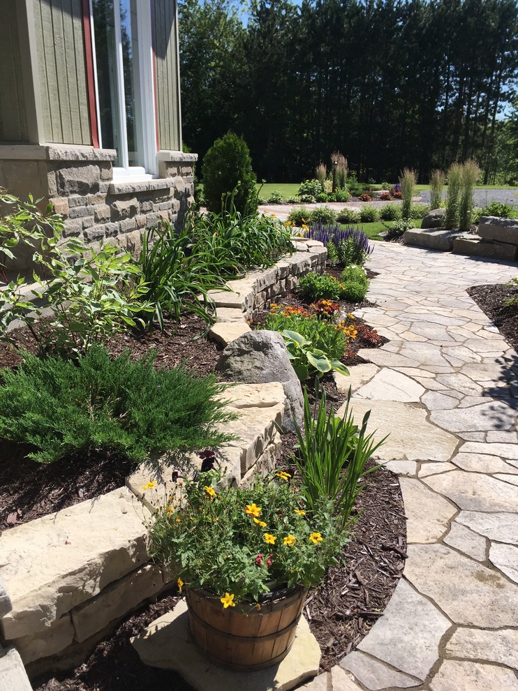 Front yard flower bed - Rustic - Ottawa - by Studio 853 design
