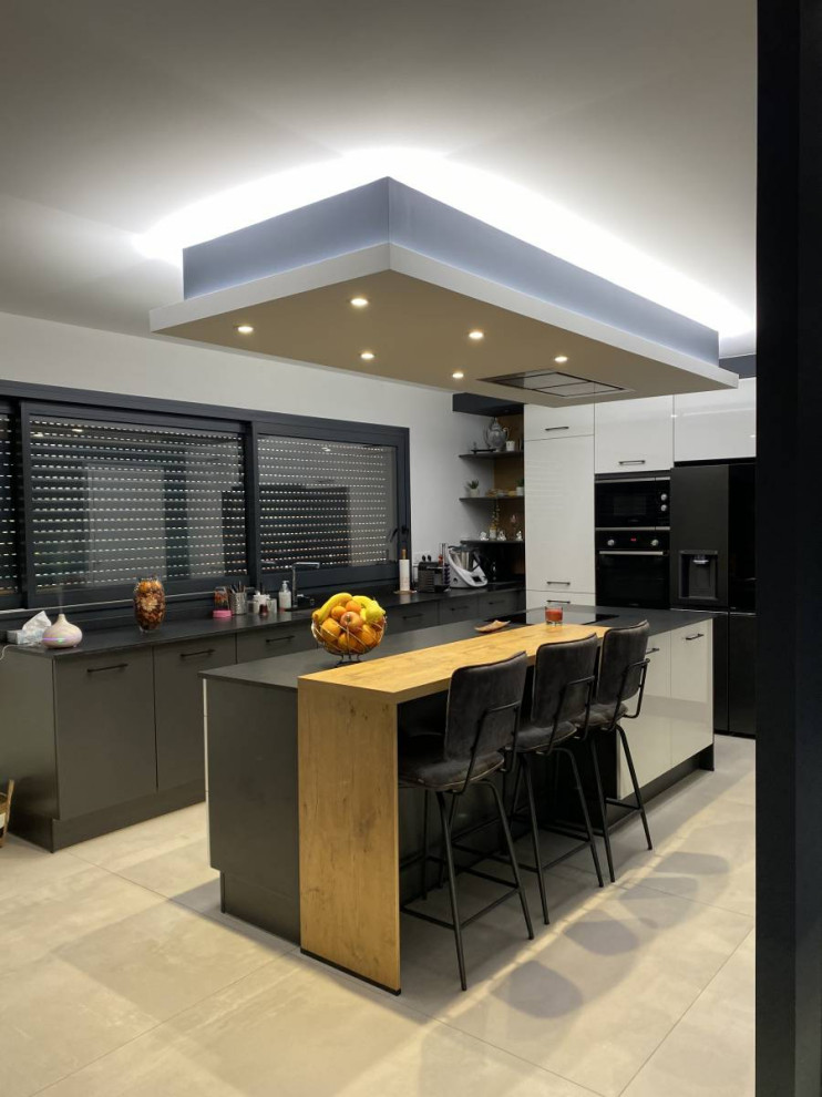 Rieux-Volvestre - Grande cuisine design lumineuse en L - Moderne ...