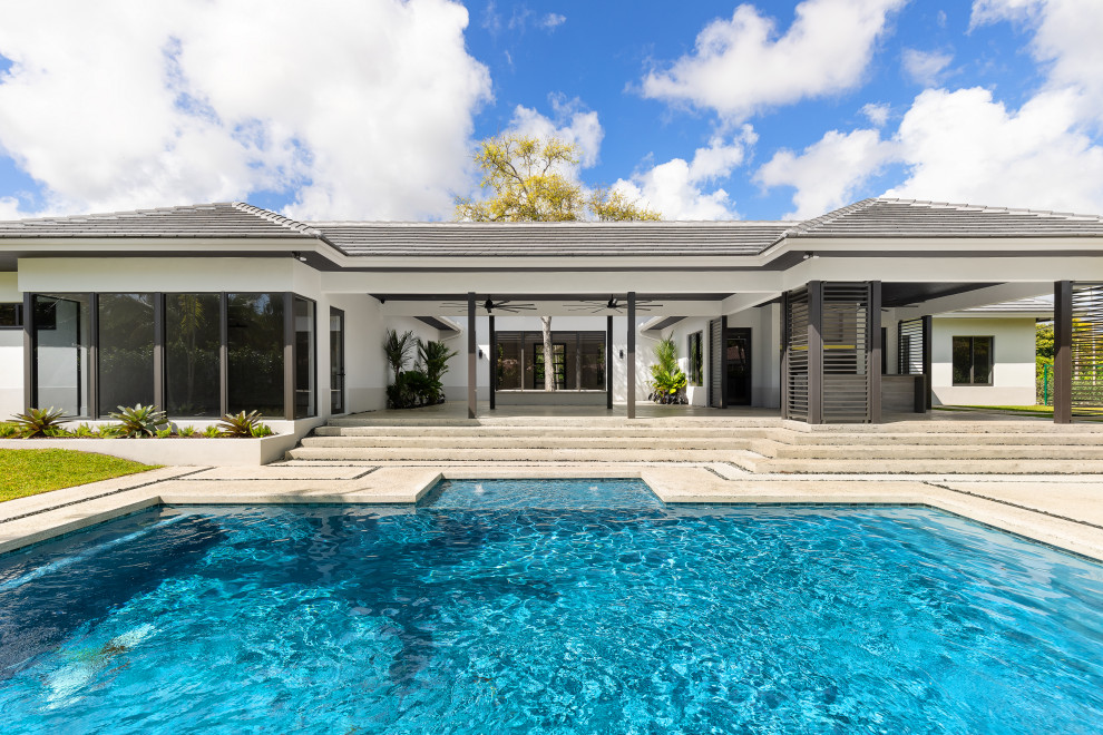 Modern Mansion With a Swimming Pool, Modern House, Remodeling Ideas ...