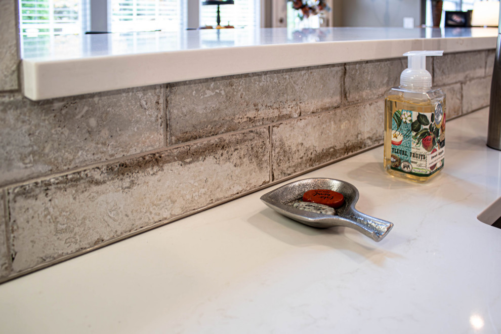 Painted Cabinetry with LaVenta Snow Drift Quartz and Travertine-Look ...