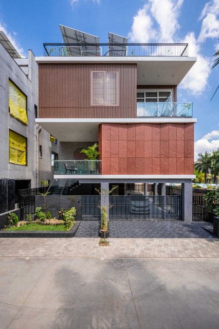 Surat Houzz: Muted Colours, Textures & Materials Define This Home