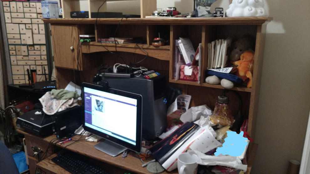 Help - Work/home office ongoing disaster - floating shelves