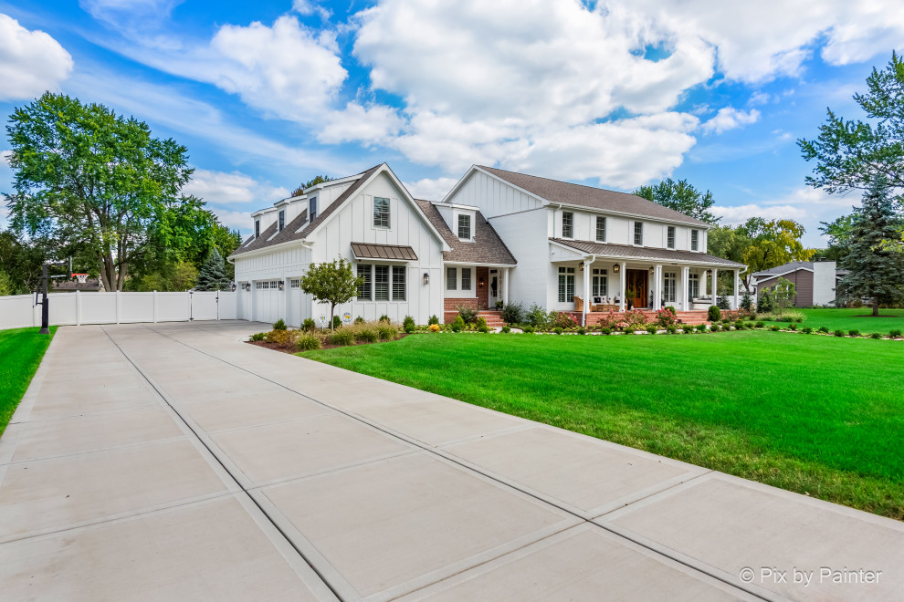 Modern Alan Farmhouse - Farmhouse - Exterior - Chicago - by Meyer ...
