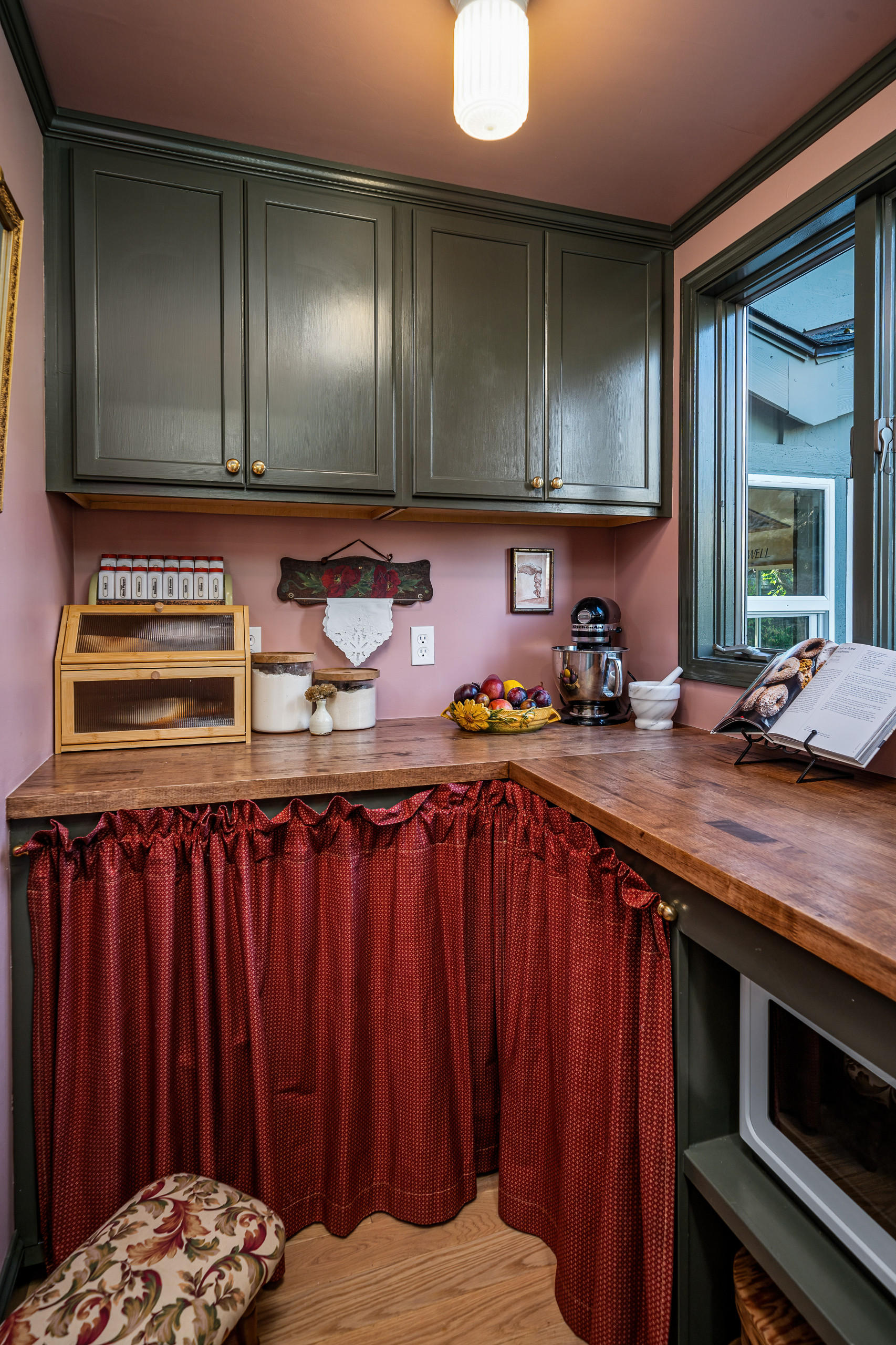 Red French Country Cottage Kitchen Ideas