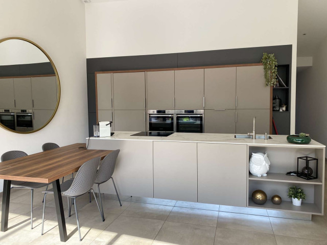 Cuisine façades décor argile - table stratifié noyer - cuve inox ...