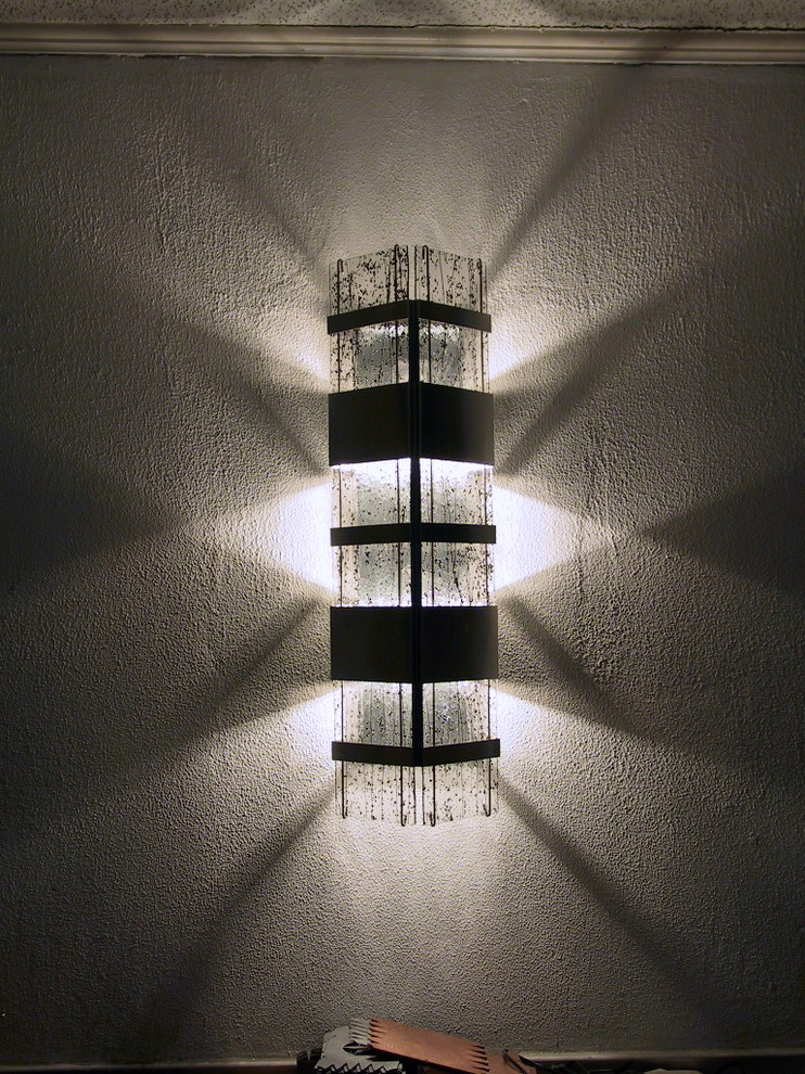 A Lesson In Lighting: How To Use Wall Sconces