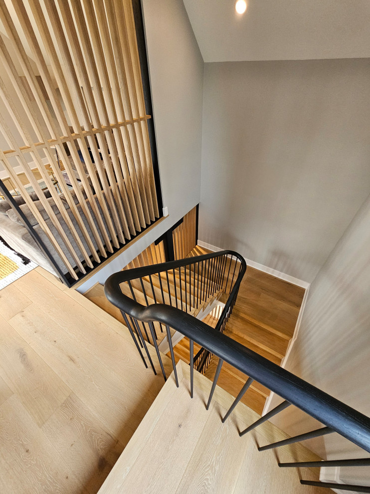 115_Stunning Continuous Rail System on 3 Story Floating Stairs ...