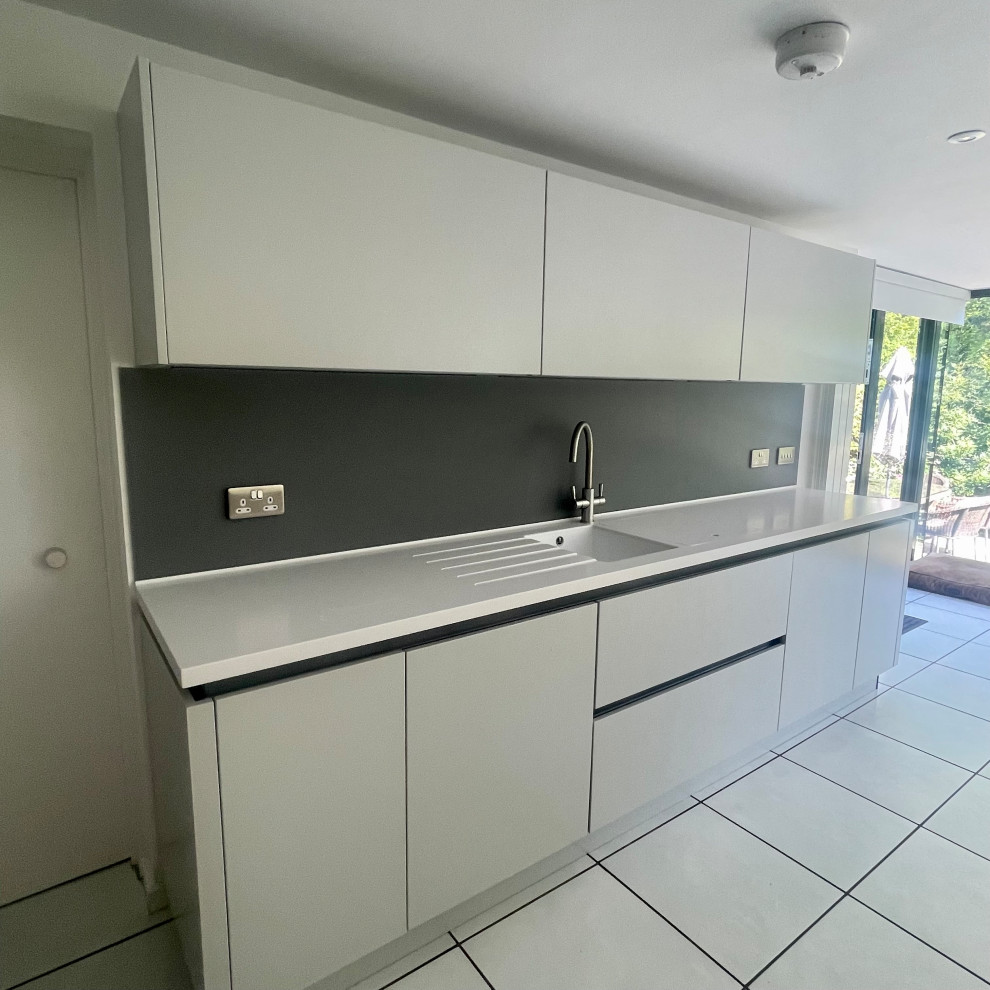 A Modern Kitchen in an Architects Glass Extension - Modern - Kitchen ...
