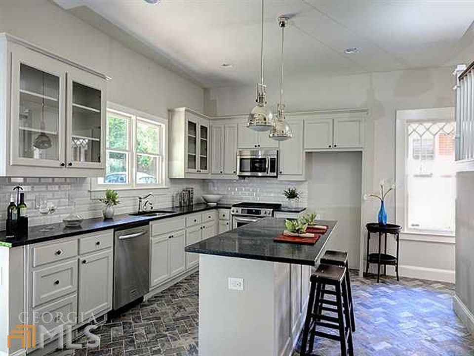 Vacant Home Staging - Transitional - Kitchen - Atlanta - by Georgia ...