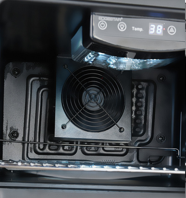 EdgeStar BWC71 18"W 52 Can Capacity Extreme Cool Beverage Center - Beer ...