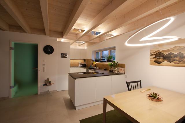 Holzdecke-Balkendecke, Küche | Einfamilienhaus - Neubau, Bayern ...