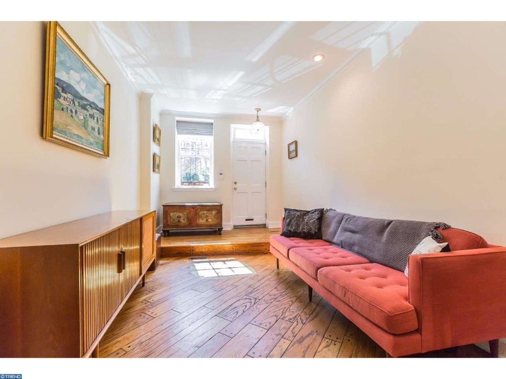 Very Narrow House