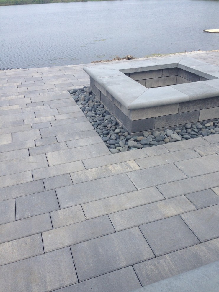 Here's a project we're working on with the new Unilock Lineo wall units ...