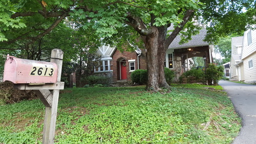 What Style of Mailbox is Appropriate for a Tudor Cottage?