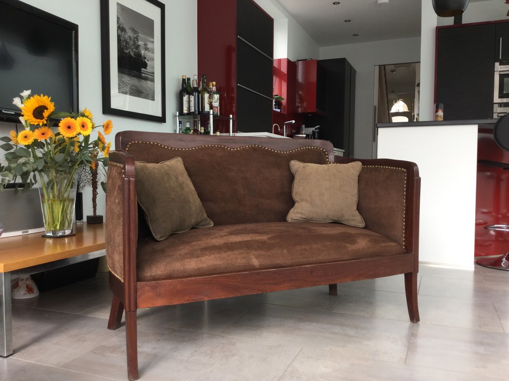 Freecycle Sofa Manchester | Baci Living Room