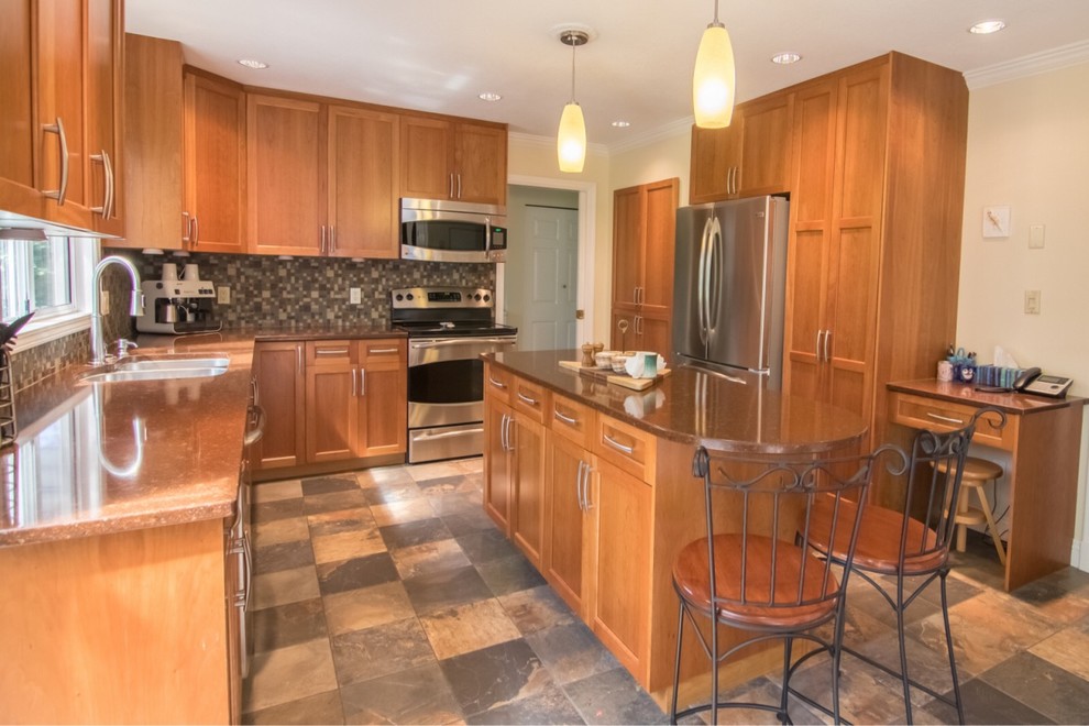 How to handle a bulkhead on 1 side of a range hood with no uppers