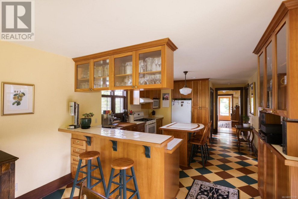 Floor tiles for 1920s home? | Houzz Forum