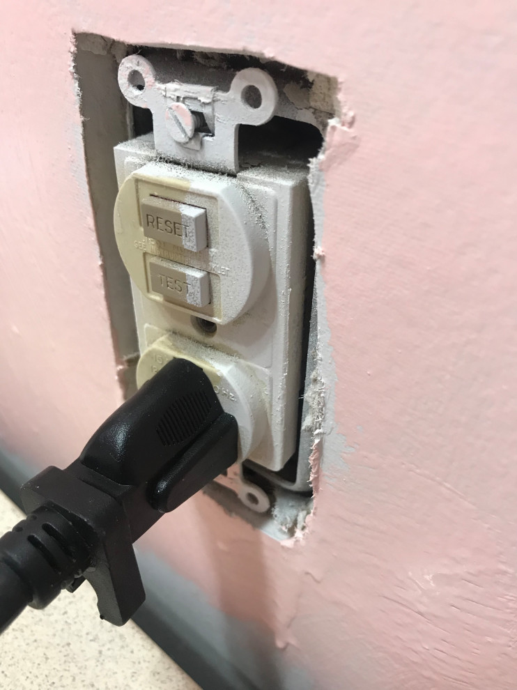 How to switch a single GFI to a double GFI outlet?