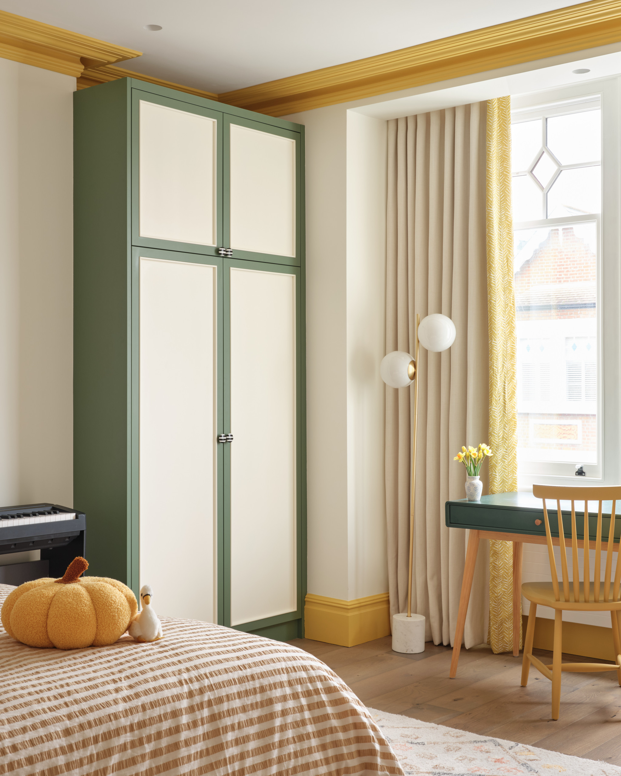 Houzz Tour: Colorful Redesign for a Period Home