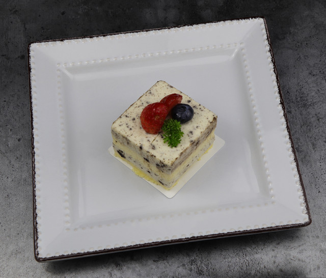 16 Piece Square Beaded Stoneware Dinnerware set by Lorren Home Trends ...