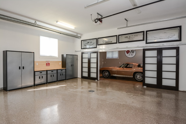 Custom Garage - Contemporain - Garage - Toronto - par Designing Durham