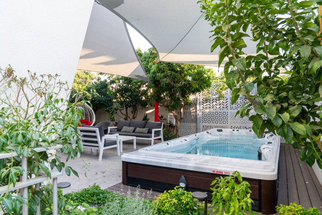 Master Spas- Momentum Swim Spa - Modern - Other - by Master Spas | Houzz IE