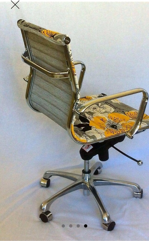 13 Wonderfully Atypical Home Office Chairs