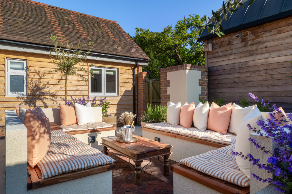 The Coach House - Traditional - Patio - London - by Kathryn Cox Garden ...