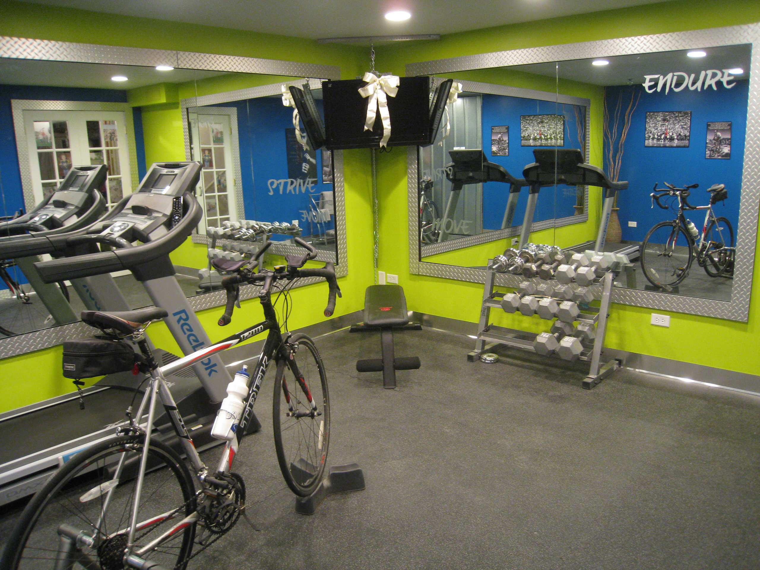 12 Colors to Pump Up Your Home Gym