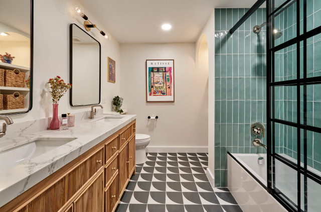 Bathroom of the Week: Art Deco Flair in 70 Square Feet