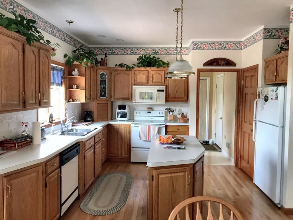 Dated sink bump out: how to update? | Houzz Forum